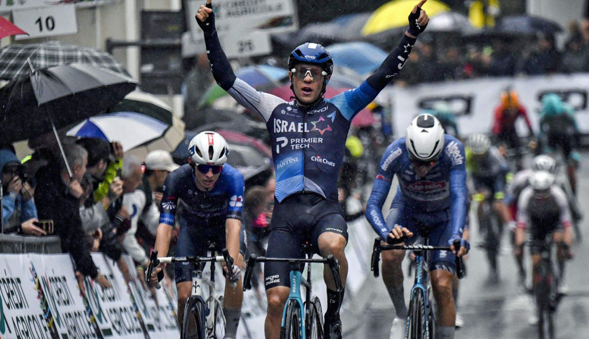 Poderoso Corbin Strong en el Giro del Veneto