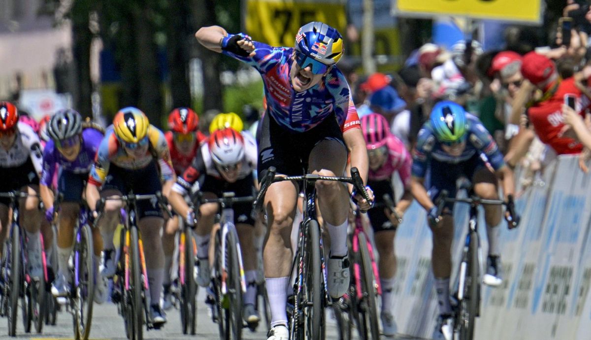 Zoe Bäckstedt, sin rival en el sprint de la 3ª etapa; Lon...