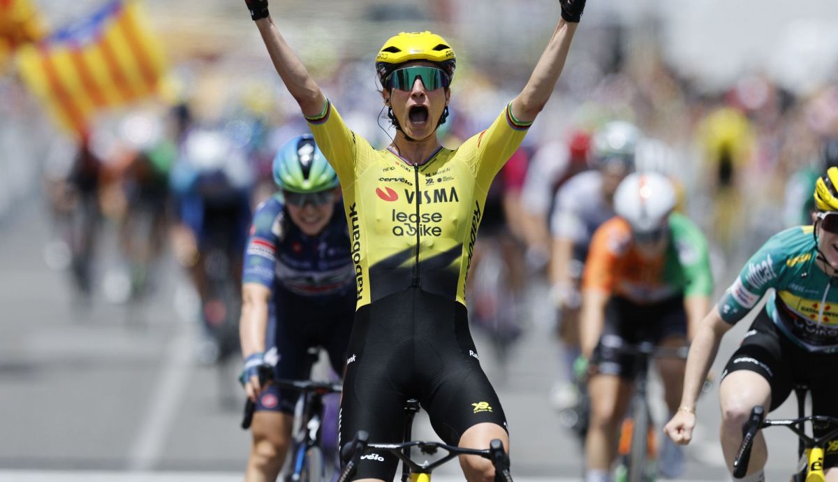 Paula Blasi conquista la Volta y Marianne Vos firma el cierre en Barcelona