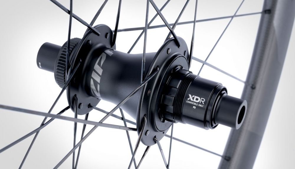 Zipp renueva sus ruedas 303 Firecrest carbon: perfil de 4...