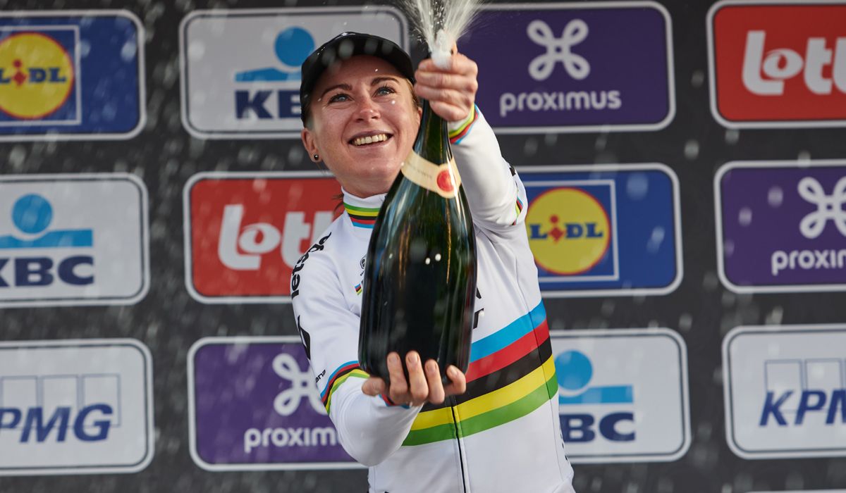 Movistar Team ficha a Annemiek van Vleuten