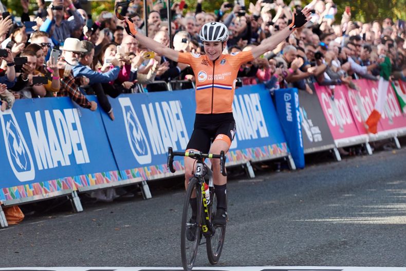 Movistar Team ficha a Annemiek van Vleuten