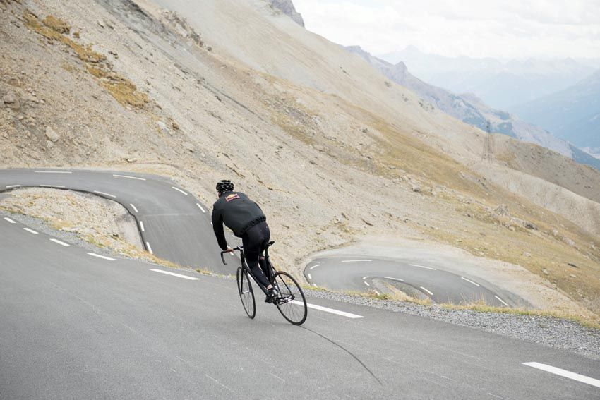 300 kms, 5 puertos y 7000 metros de desnivel con