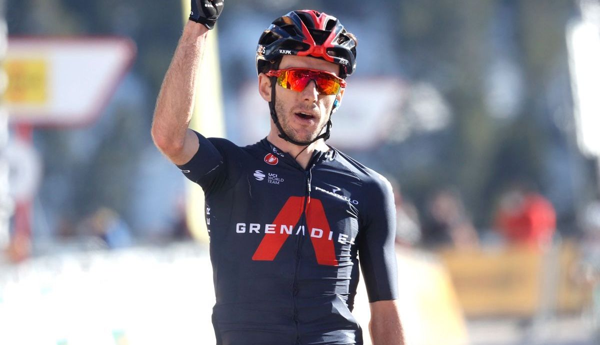 Adam Yates, intratable en Vallter 2000, ya lidera la Volt...
