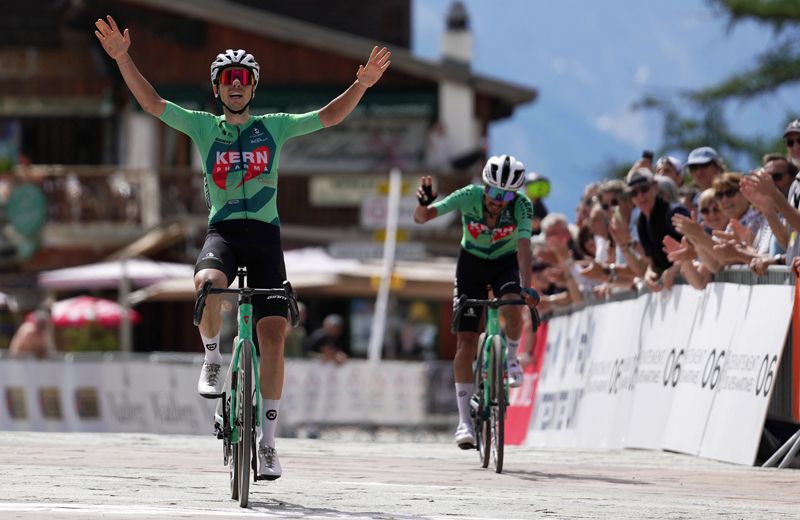 Ibon Ruiz e Iván Sosa firman el doblete del Kern Pharma e...